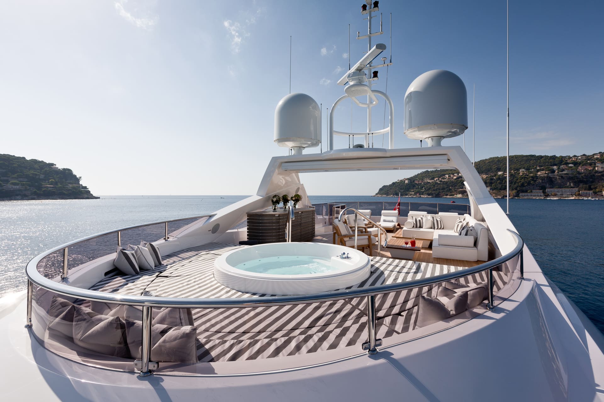Thumper, Sunseeker, 40 meter motor yacht for charter with 5 cabins for ...