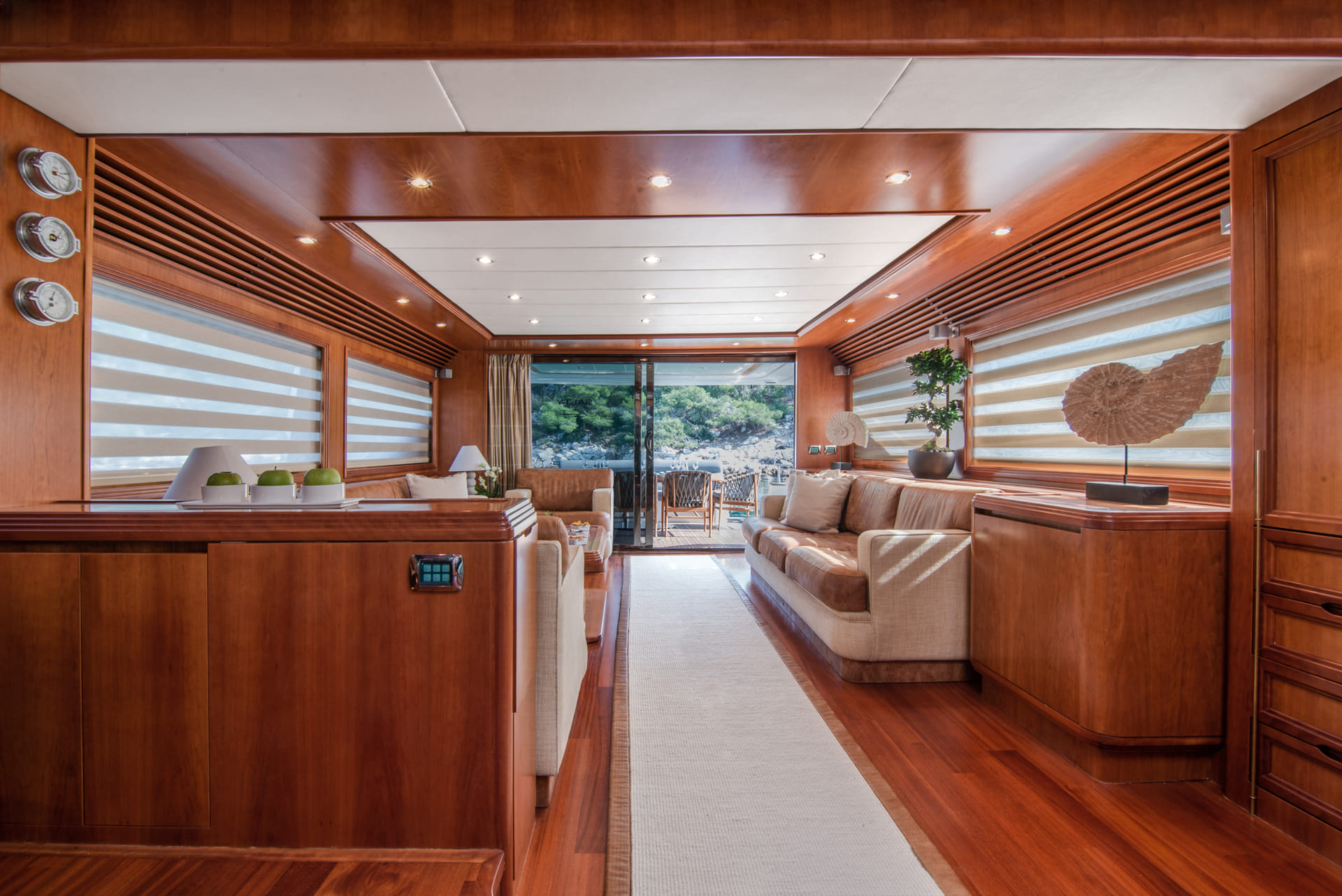 Salty 24 meter motor yacht for charter with 4 cabins for 10 guests ...