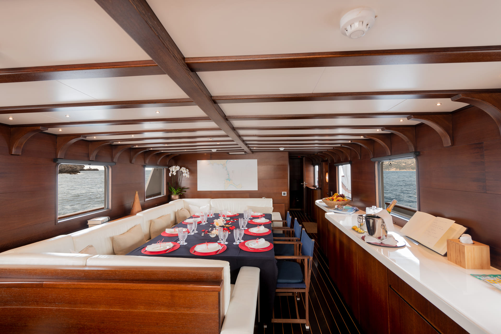 Semaya 31 meter motor yacht for charter with 5 cabins for 11 guests ...