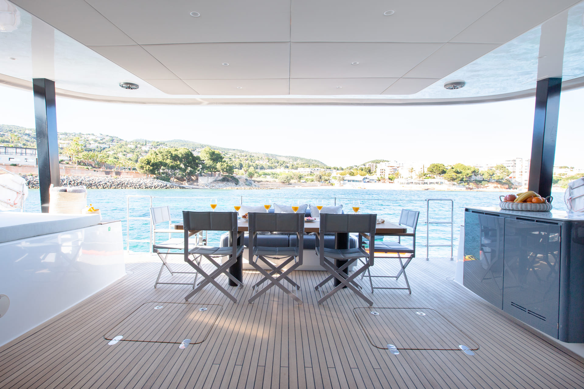 Sunbreeze 18 meter Catamaran for Charter with 4 cabins for 8 guests ...