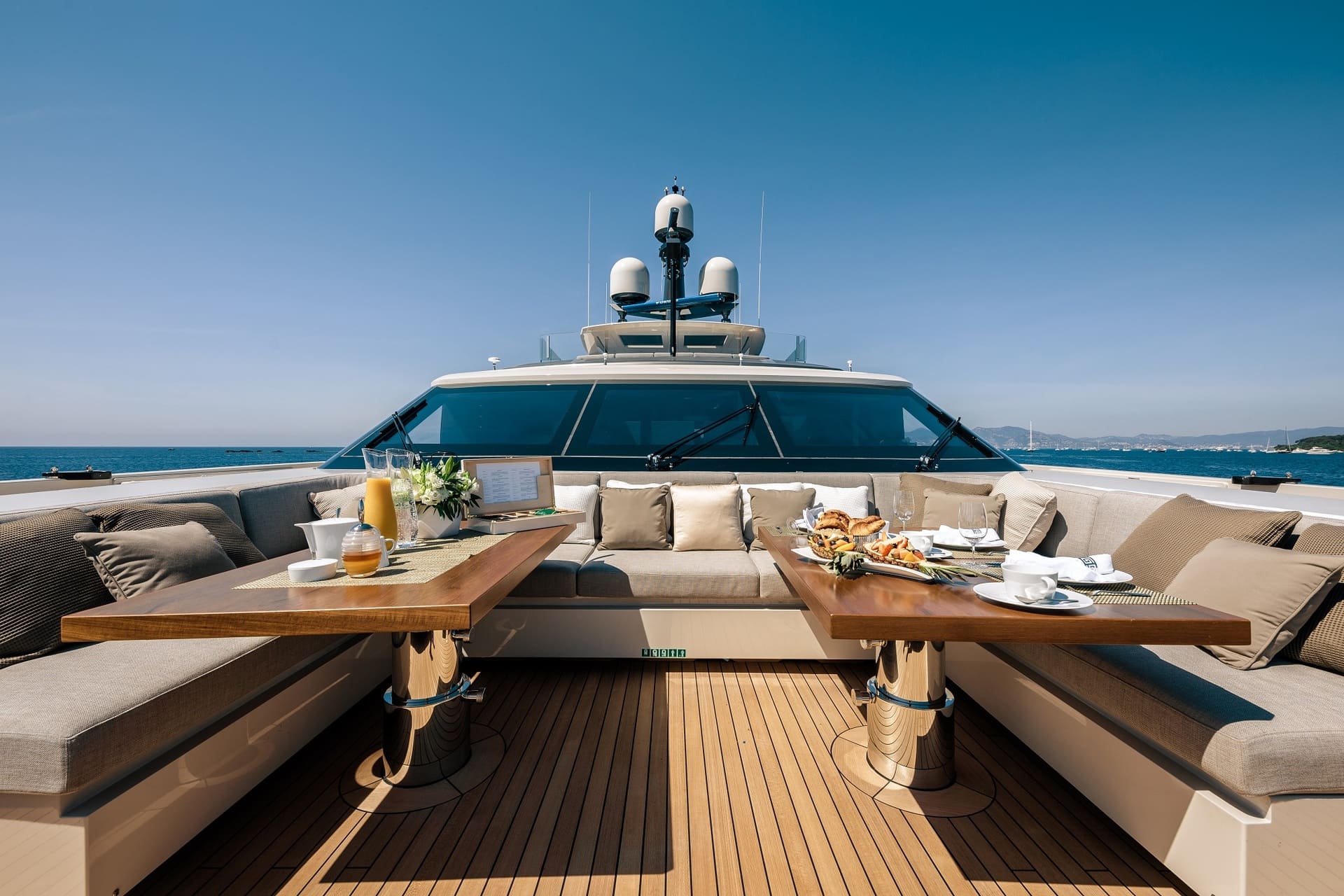 Vertige 50 meter motor yacht for charter with 6 cabins for 12 guests ...